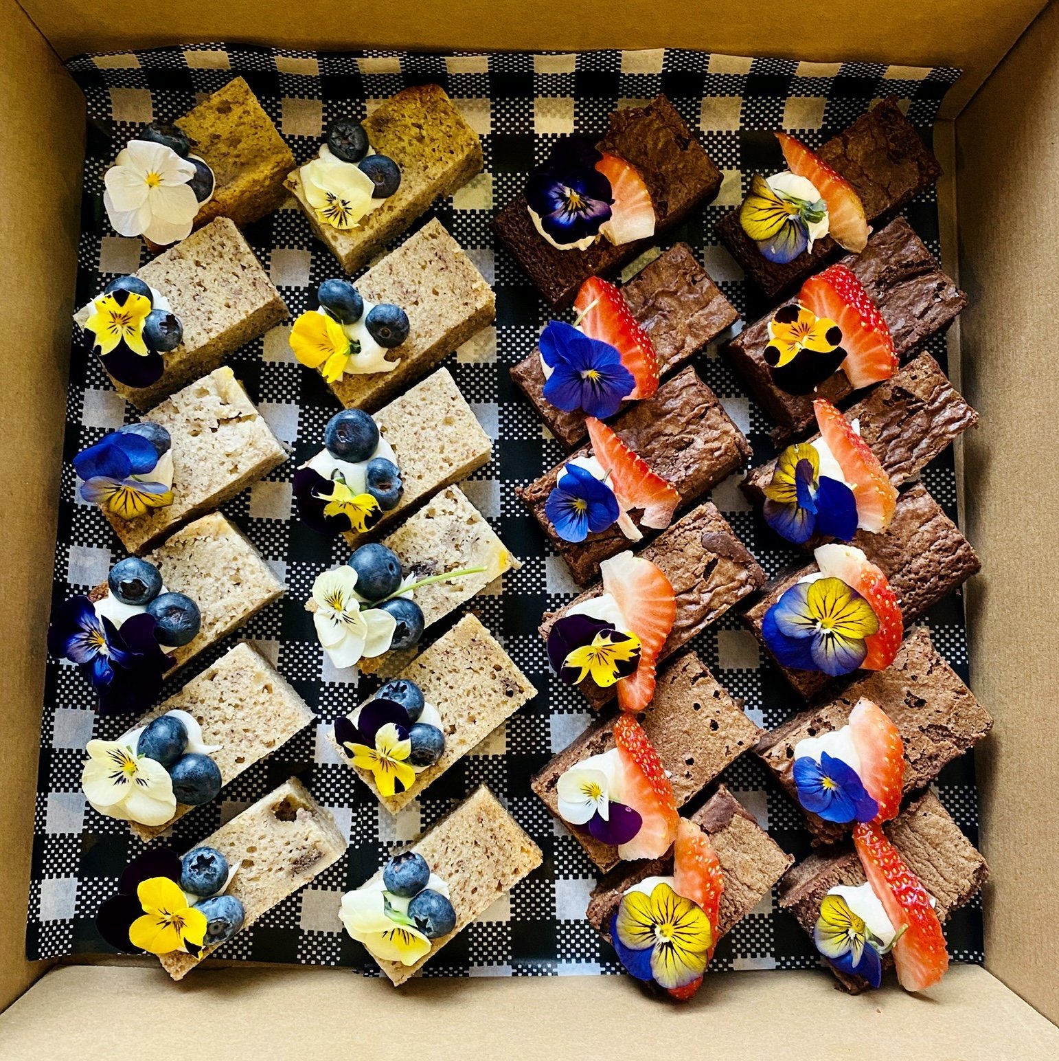 Mini Brownie & Banana Bites Box (24 piece)